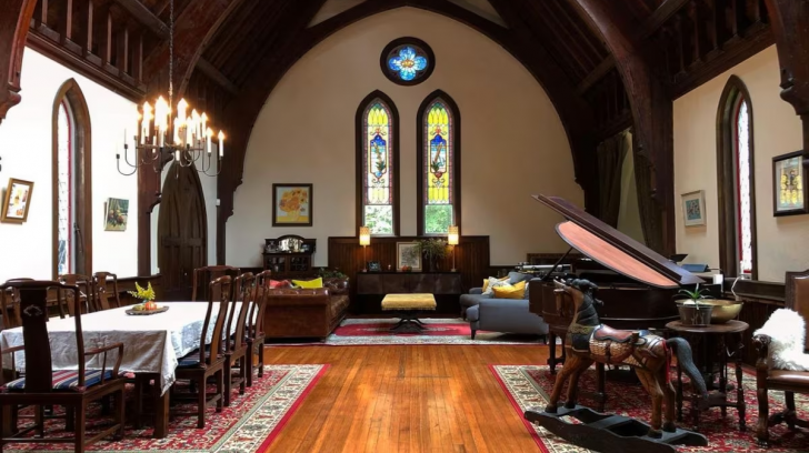 Así quedó cada ambiente: una pareja compró una iglesia y la transformó ...