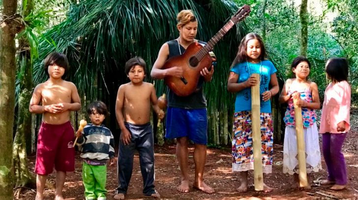 Un Argentino en la Triple Frontera: Comunidades guaraníes en la selva ...